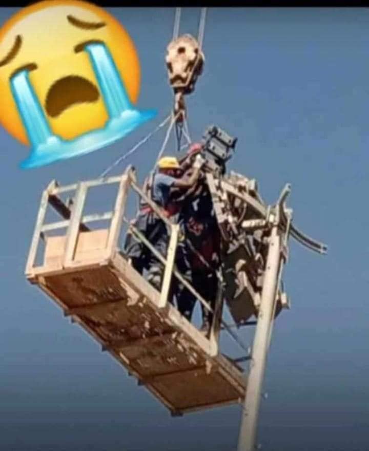 (11 Photos) Chute d'une grue : Des morts au Stade de Richard-Toll ... (11 Photos) Chute d'une grue : Des morts au Stade de Richard-Toll ...